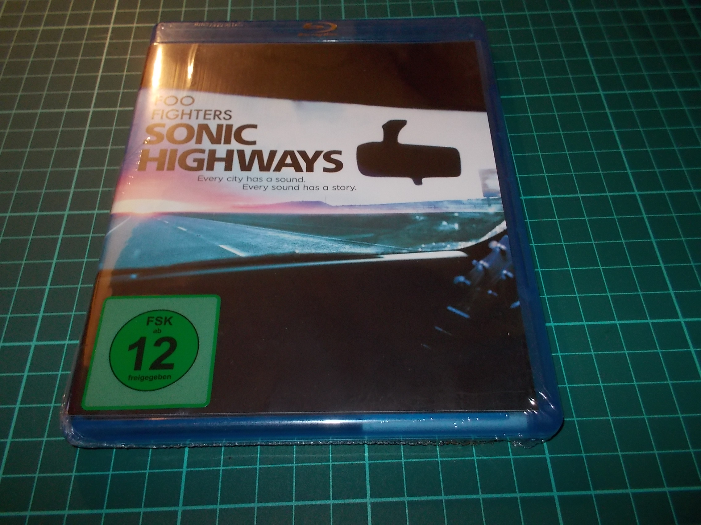 FOO FIGHTERS - SONIC HIGHWAYS (3Blu-ray) | PatShop.cz