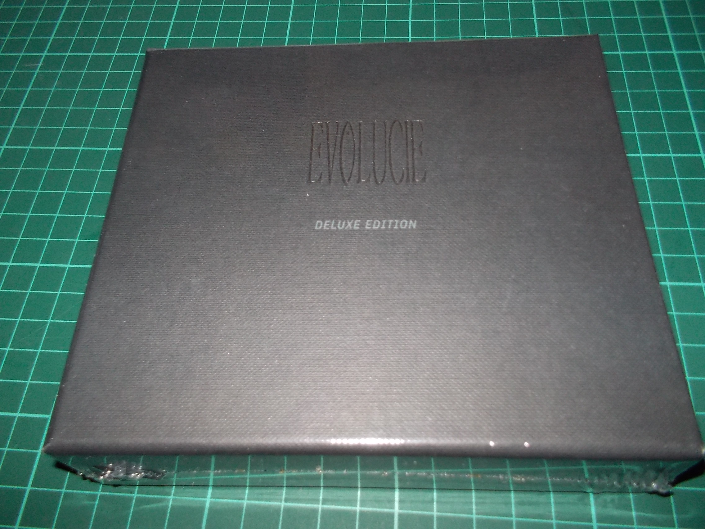Lucie - EvoLucie (Deluxe Edition) PHOTOBOOK | PatShop.cz