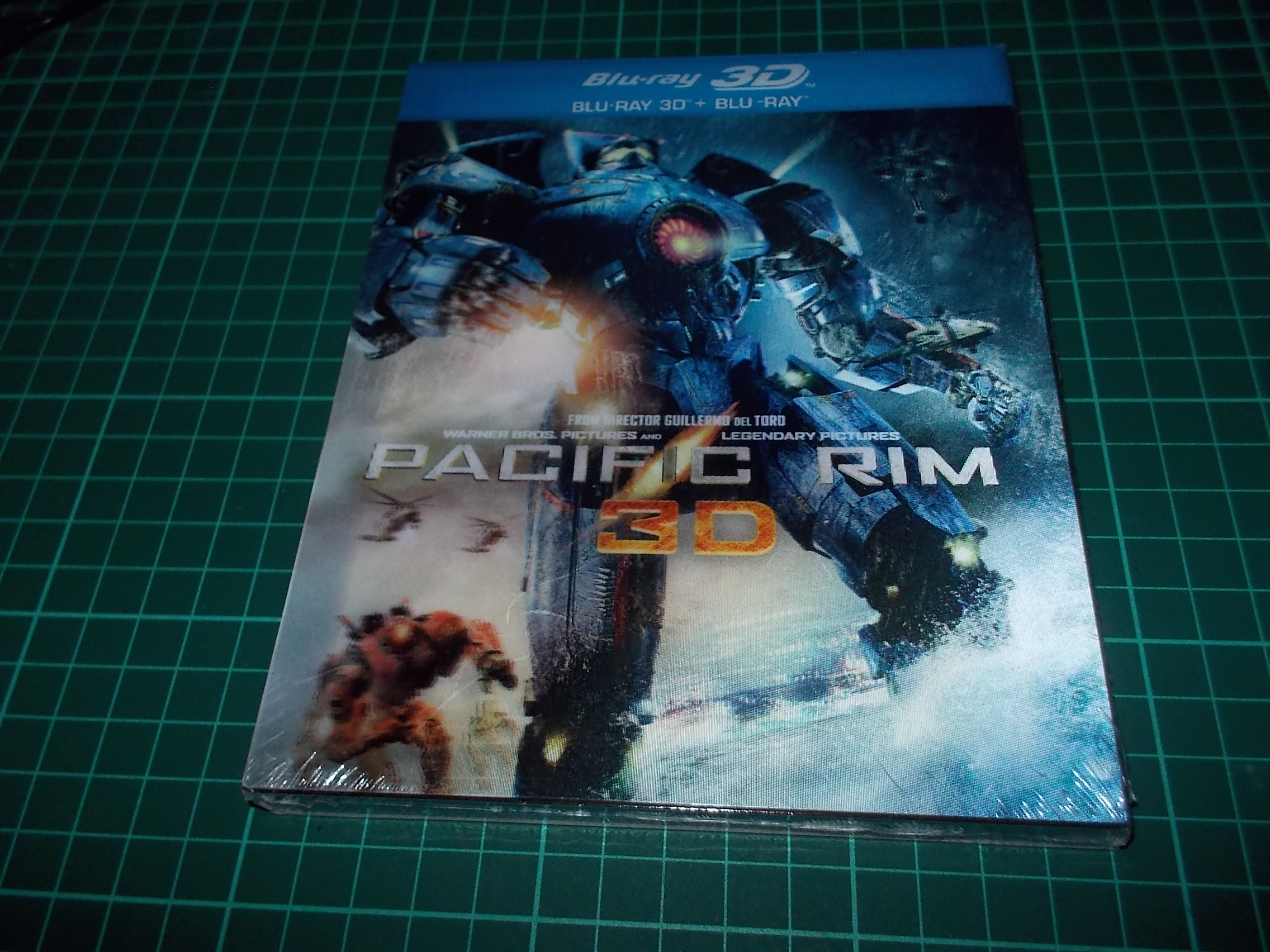 Pacific Rim - Útok na Zemi - 2Blu-ray (2D+3D) | PatShop.cz
